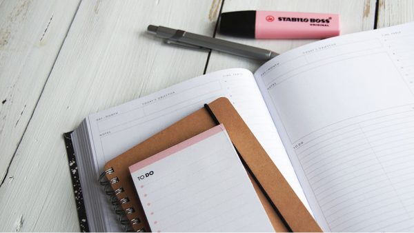 Een effectieve dagplanning maken in 6 stappen (incl. voorbeeld)
